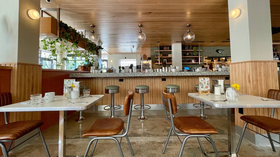 Chug’s Diner reabre con pastelitos y la primera ventanita del Grove
